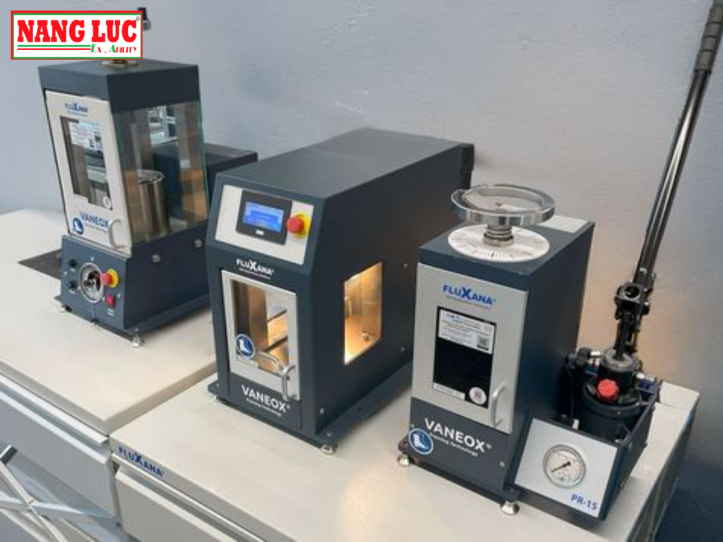 Buồng Kiểm Tra Độ Ẩm CO.FO.ME.GRA Model 300L (D100) - Công Nghệ Năng Lực